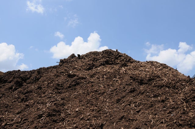 Bulk Mulch & Compost in Austin Texas | AUSTIN WHOLESALE LANDSCAPE SUPPLY